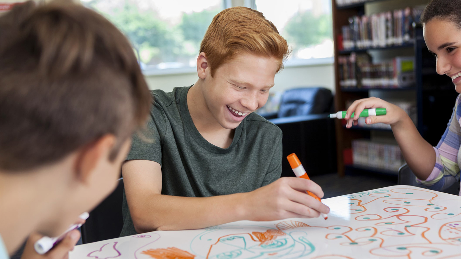 How to Foster Collaborative Learning in Makerspaces | VE Furniture